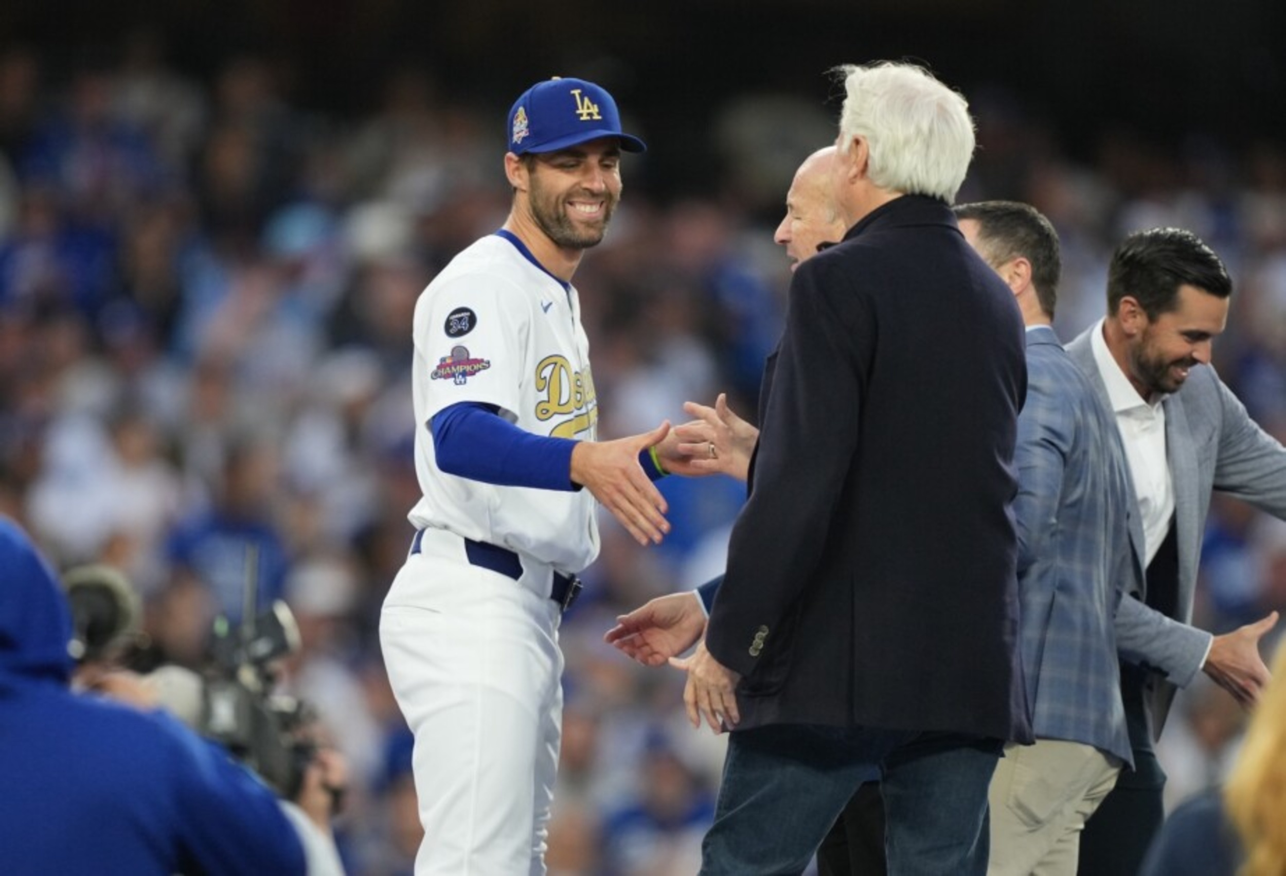 Two-time Dodgers World Series champion Chris Taylor retires