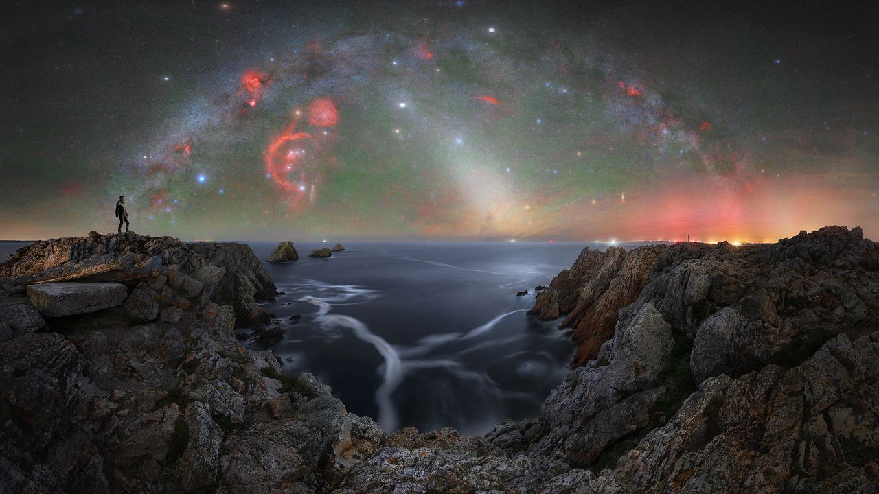 Photographer shot rare combination of night sky phenomena in one image ...