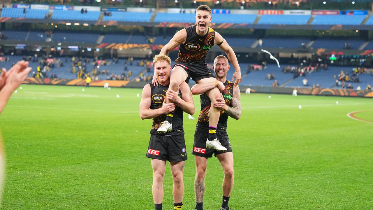 'Tough bugger' Lynch lifts Tigers in bruising win