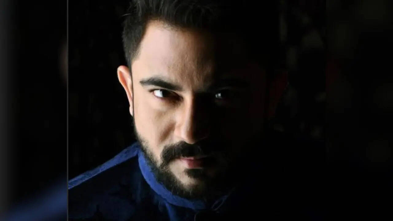Complaint filed against actor Soham Chakraborty over film deal dispute