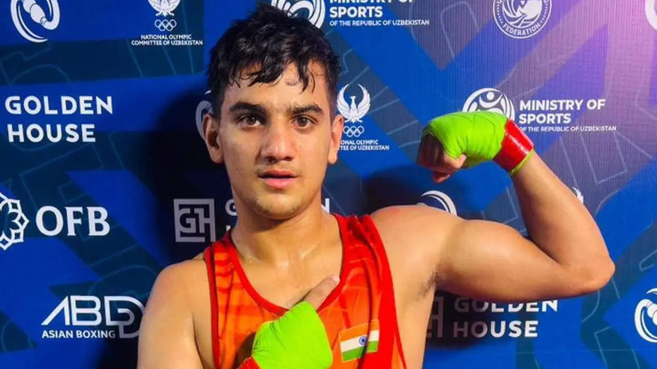 Homeless boxer Mohammad Yasir receives hero’s welcome in Rajouri after ...