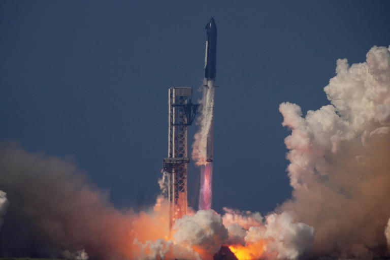 SpaceX rocket explodes in the Indian Ocean after splashdown