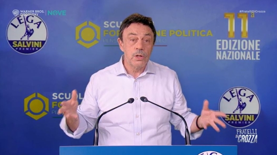 Crozza nei panni di Salvini e la proposta della cittadinanza a punti ...