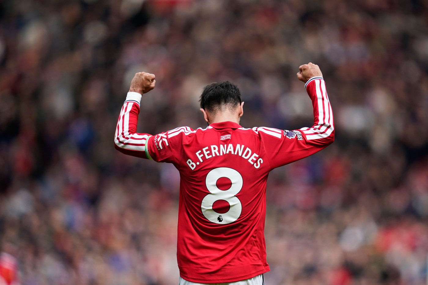 Bruno Fernandes wins the Premier League player-of-season award