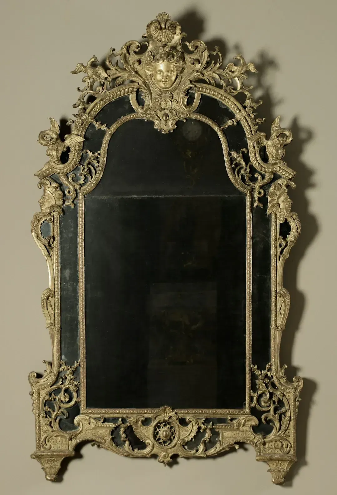 10 antique mirrors and frames dealers wish you hadn't donated