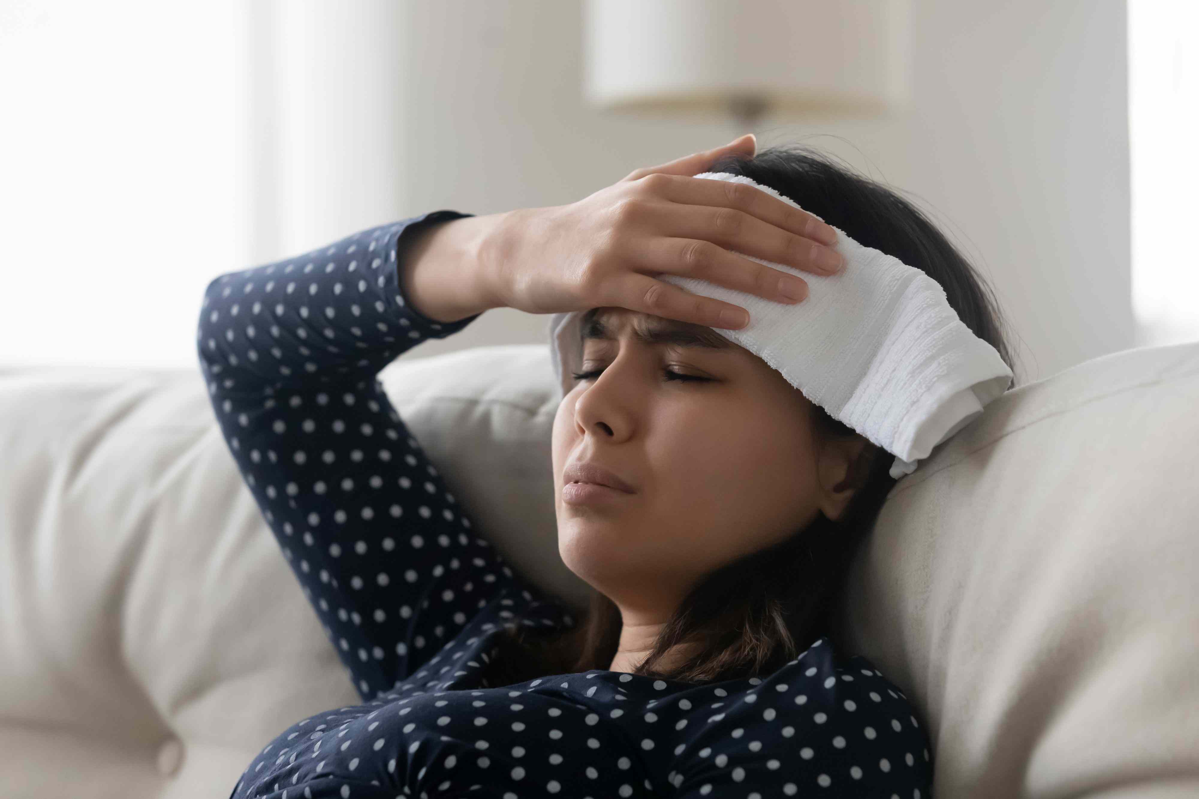 5 natural remedies for headaches that aren't pills