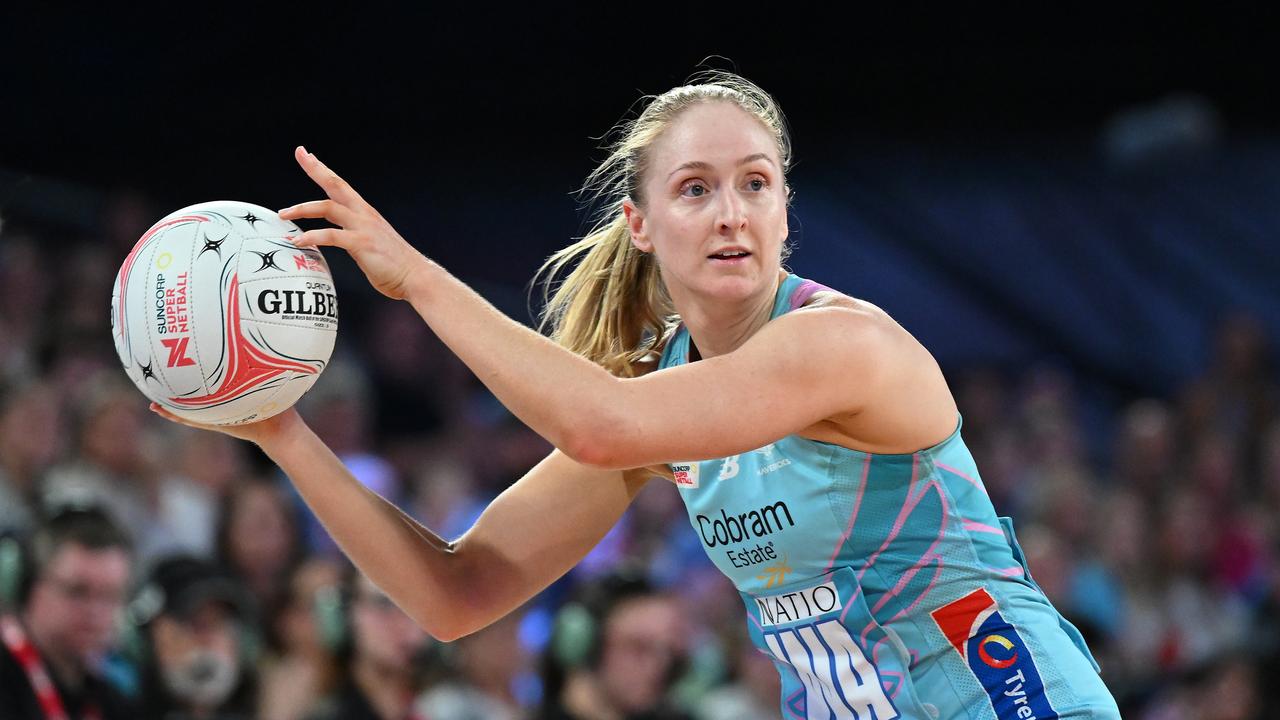 Mavs strike down Lightning in Super Netball
