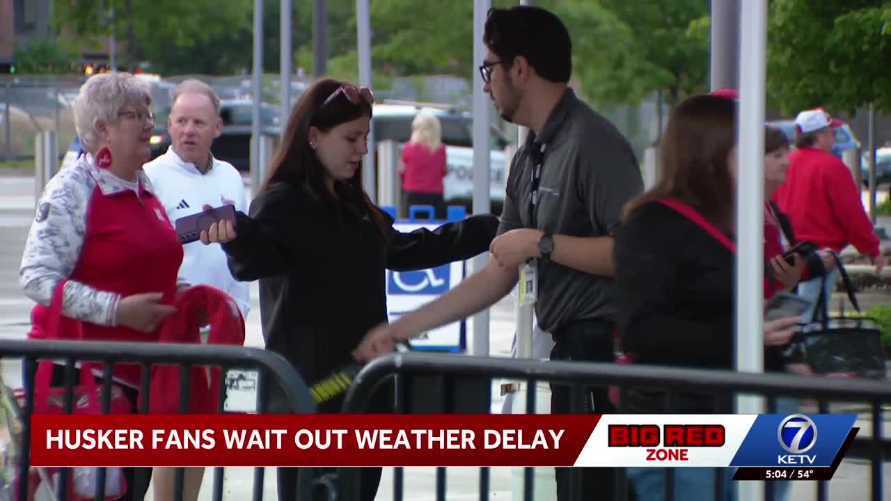 Husker fans wait out weather delay