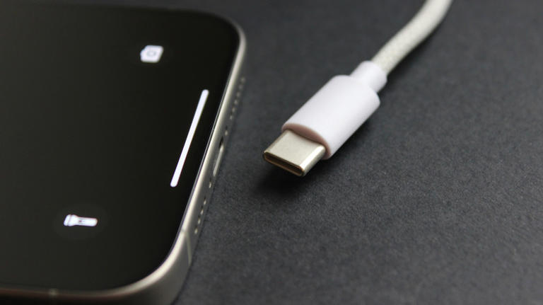 Never plug these 5 devices into a USB hub