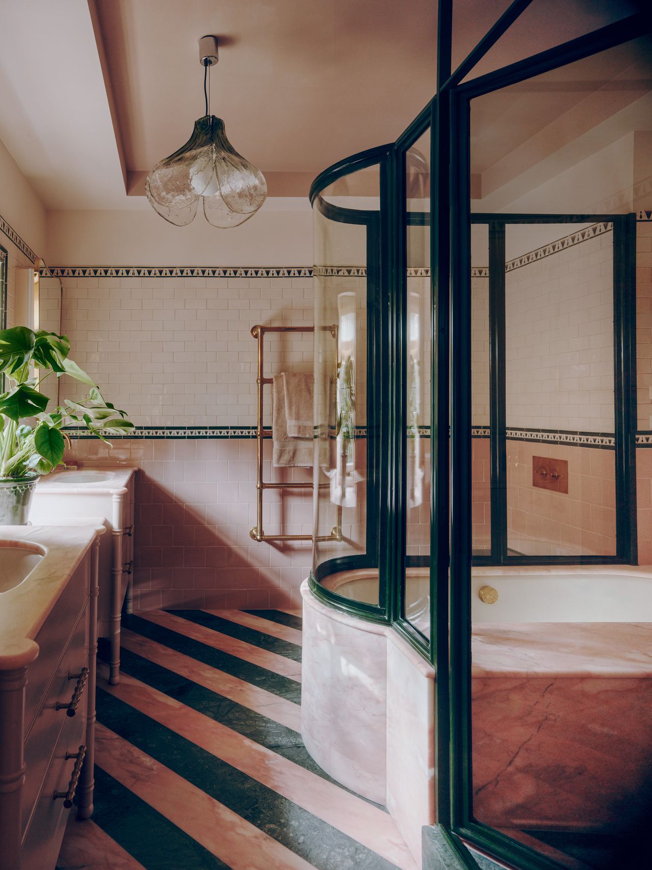 Why 'pretty' glass lighting is more 'emotionally engaging'