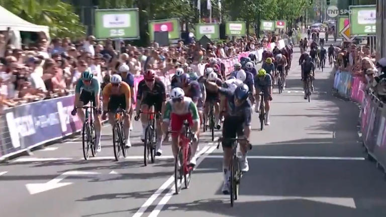 Veenendaal-Veenendaal 2026, volata vincente di Matteo Moschetti!