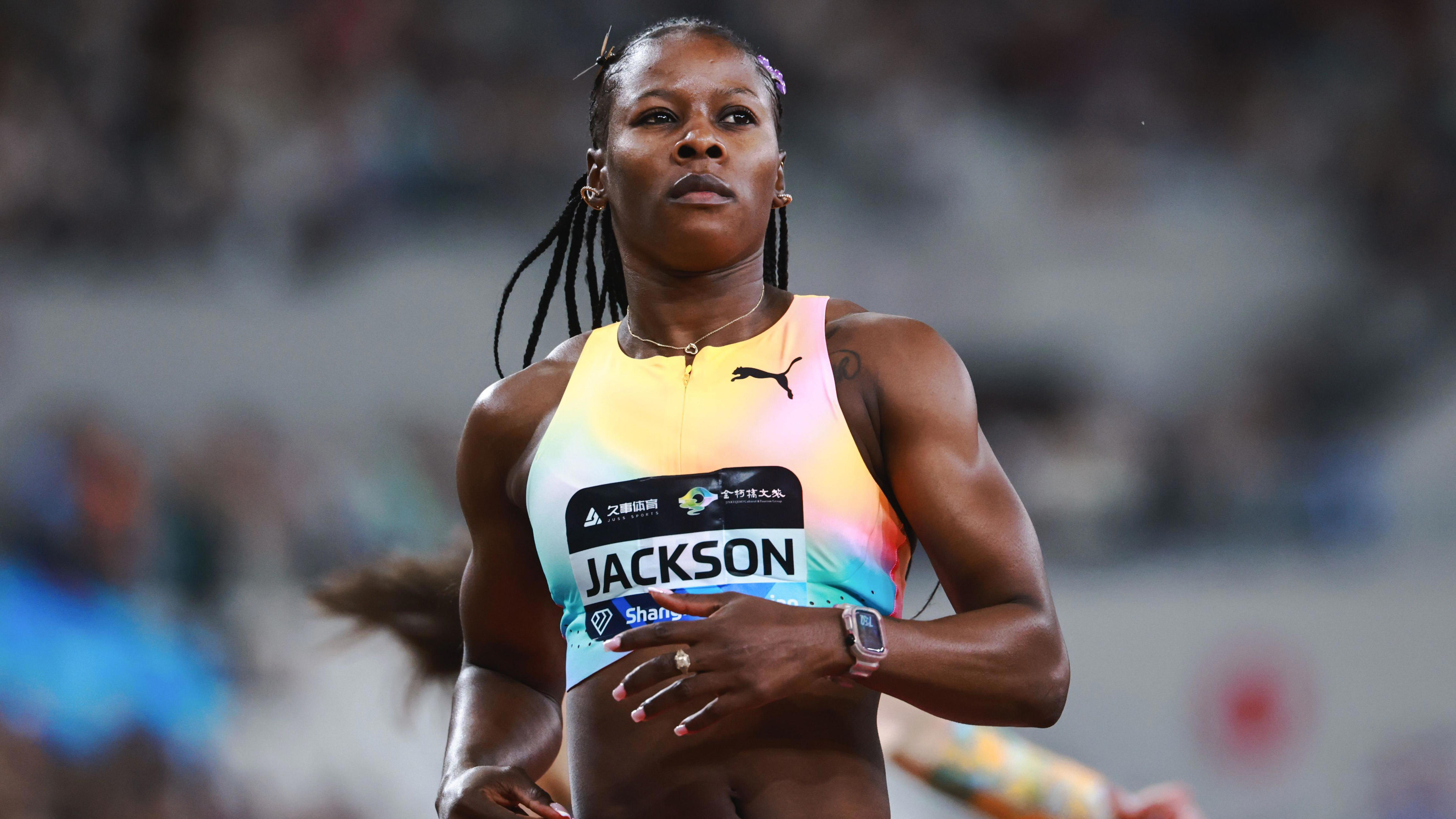 Jackson smashes meeting record to win 200m