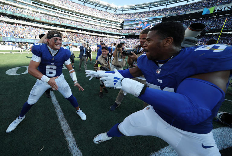 Giants' Abdul Carter questions Jaxson Dart amid Trump controversy