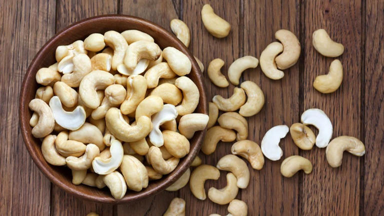 Why cashew prices differ so much in Delhi, Mumbai and Surat