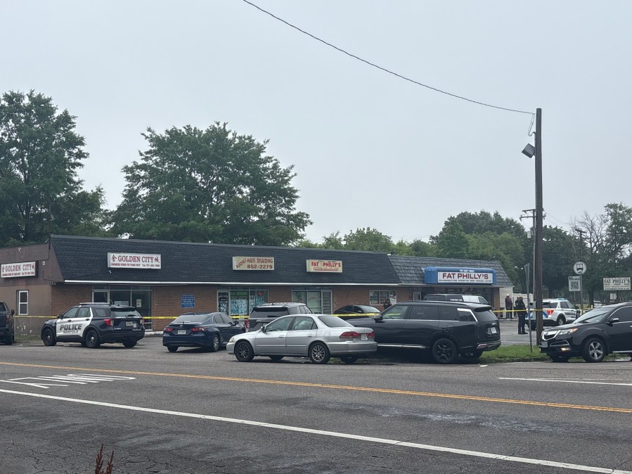 Woman, suspect dead after double shooting investigation in Norfolk