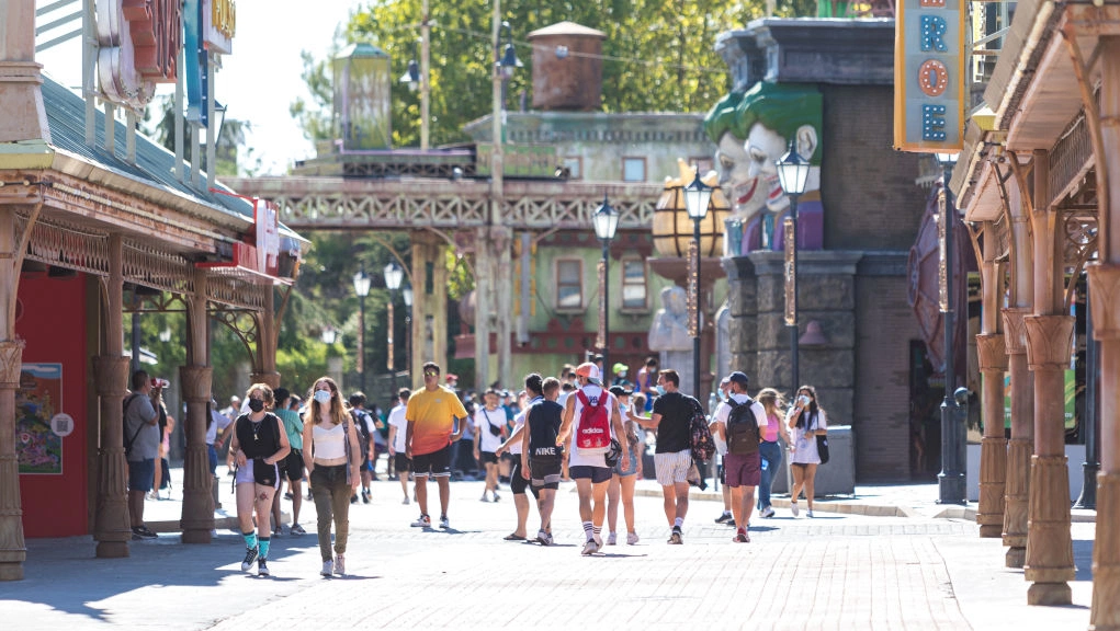 Theme park etiquette that makes visits magical