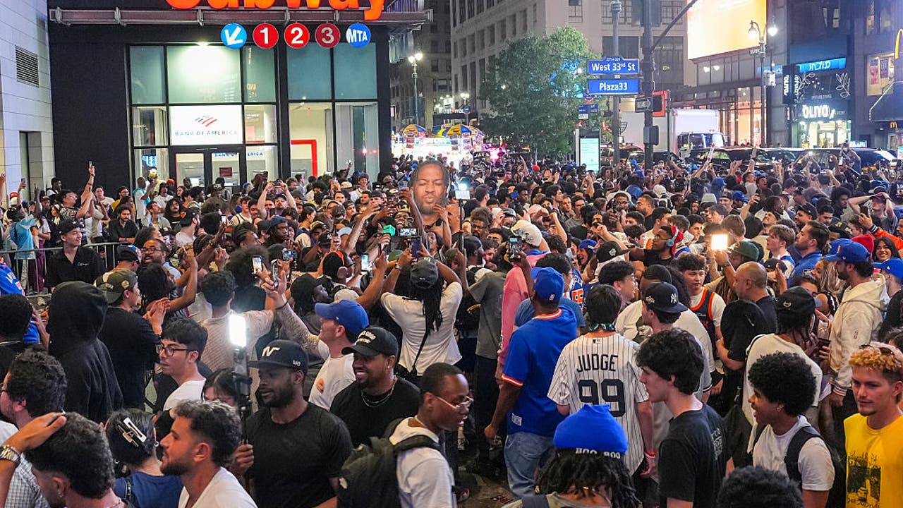 NYPD halts Knicks watch parties outside MSG after 'unruly' fans cause chaos
