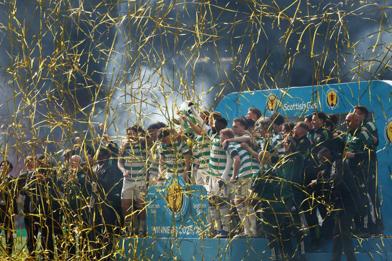 Soccer-Celtic complete double with Scottish Cup win over Dunfermline