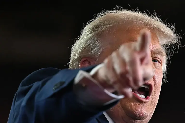 Hecklers hijack Trump's rally three times and he completely loses it ...