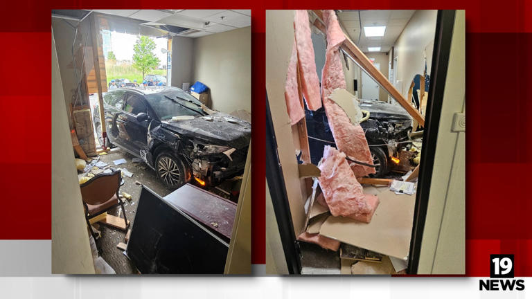 Car crashes into building in Warrensville Heights; 3 taken to the hospital