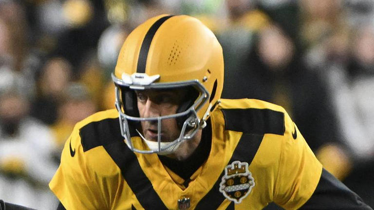 Packers expert rubs salt in the wound as Aaron Rodgers' career winds down