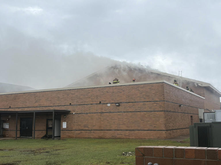 McCormick County school leaders announce graduation plans after large fire