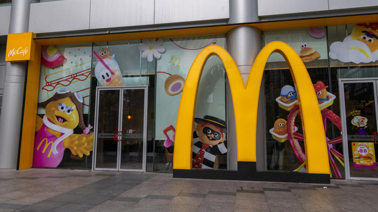 10 major fast food scandals we still think about today