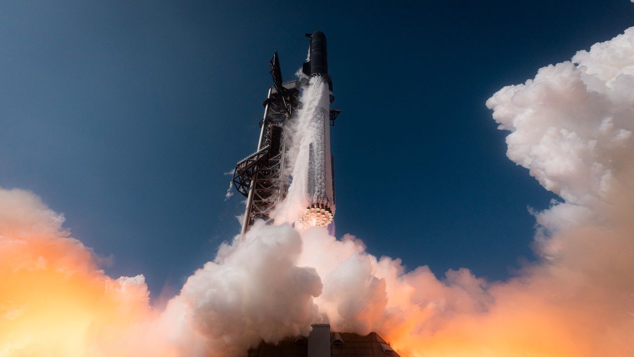 SpaceX Starship flight 12: Stunning photos from the launch of the most ...