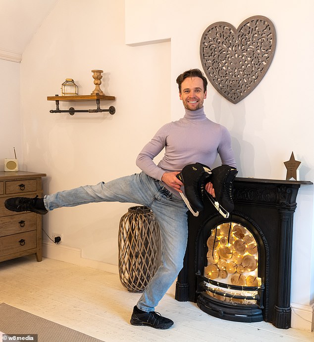 Inside Dancing On Ice's Mark Hanretty idyllic Peak District cottage as ...
