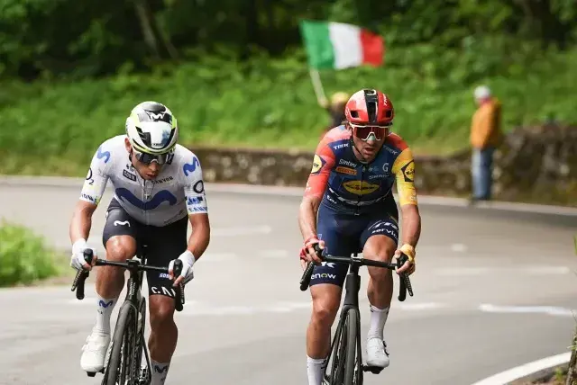Egan Bernal no se resignó en la etapa 19 y volvió al top-10 en el Giro ...