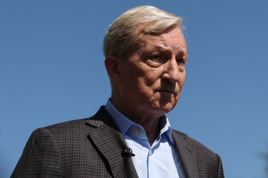 Protester pulls knife on Tom Steyer staffer at LA campaign event — as ...