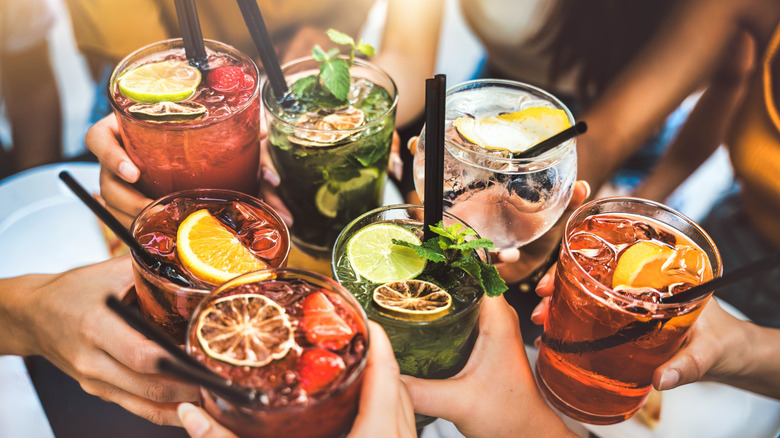 The favorite cocktail of 19 celebrity chefs