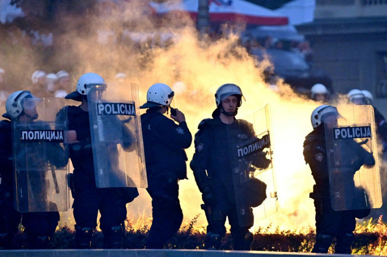 Tens of thousands rally in Serbia demanding elections