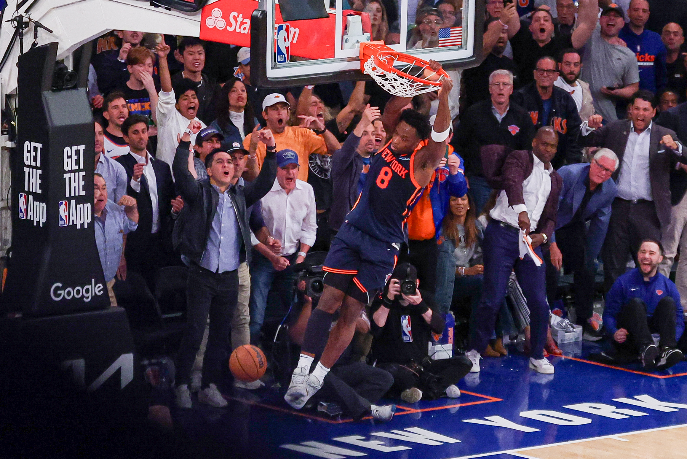 NYPD spoils massive Knicks fans NBA playoff watch party