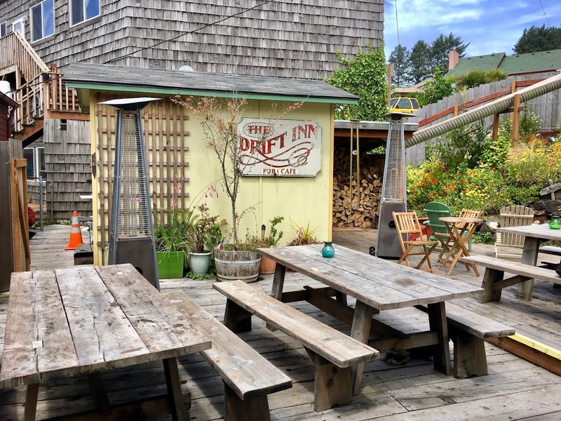 This Oregon coastal restaurant has live music, twinkling lights, and a ...