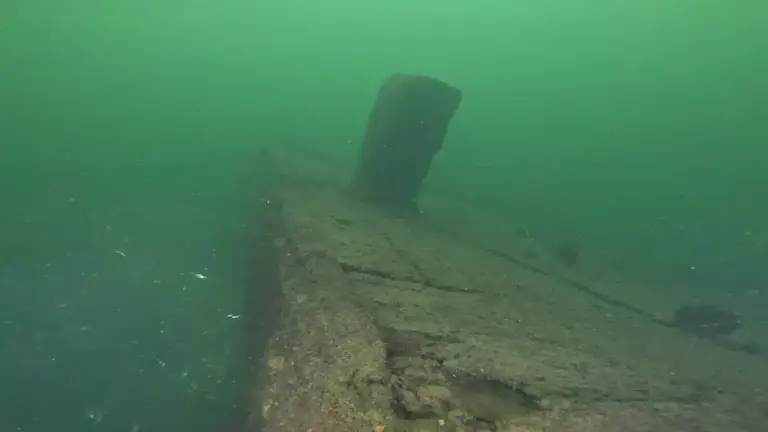 A robot diving beneath Seattle’s famous lake discovers a hidden ...