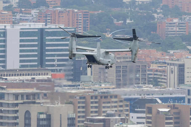 Marines conduct a rapid response exercise at the US Embassy in ...