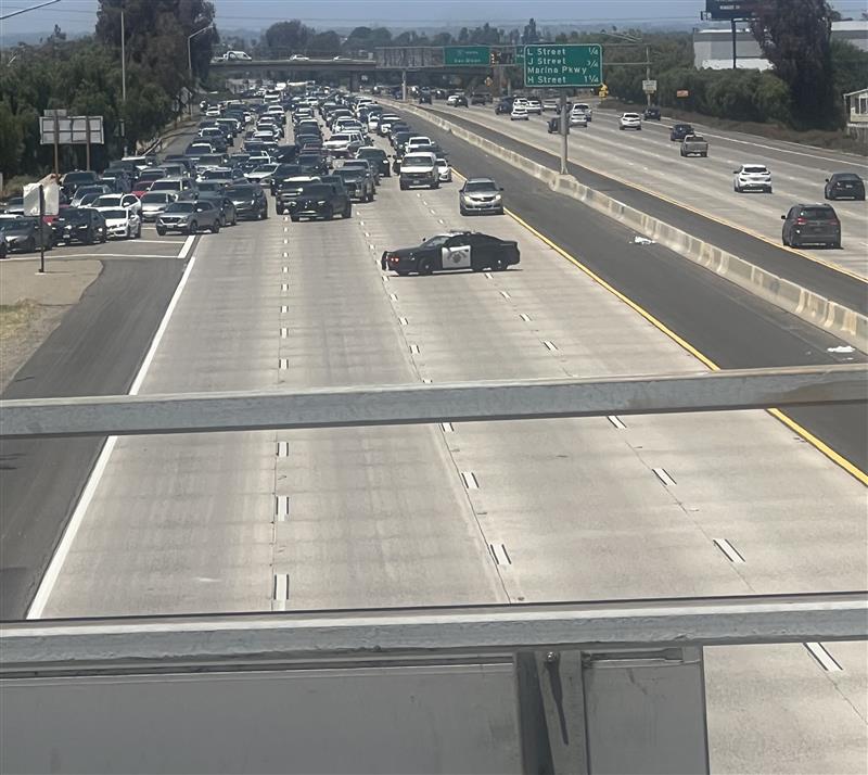 Police pursuit that ends in crash shuts down all southbound I-5 lanes ...
