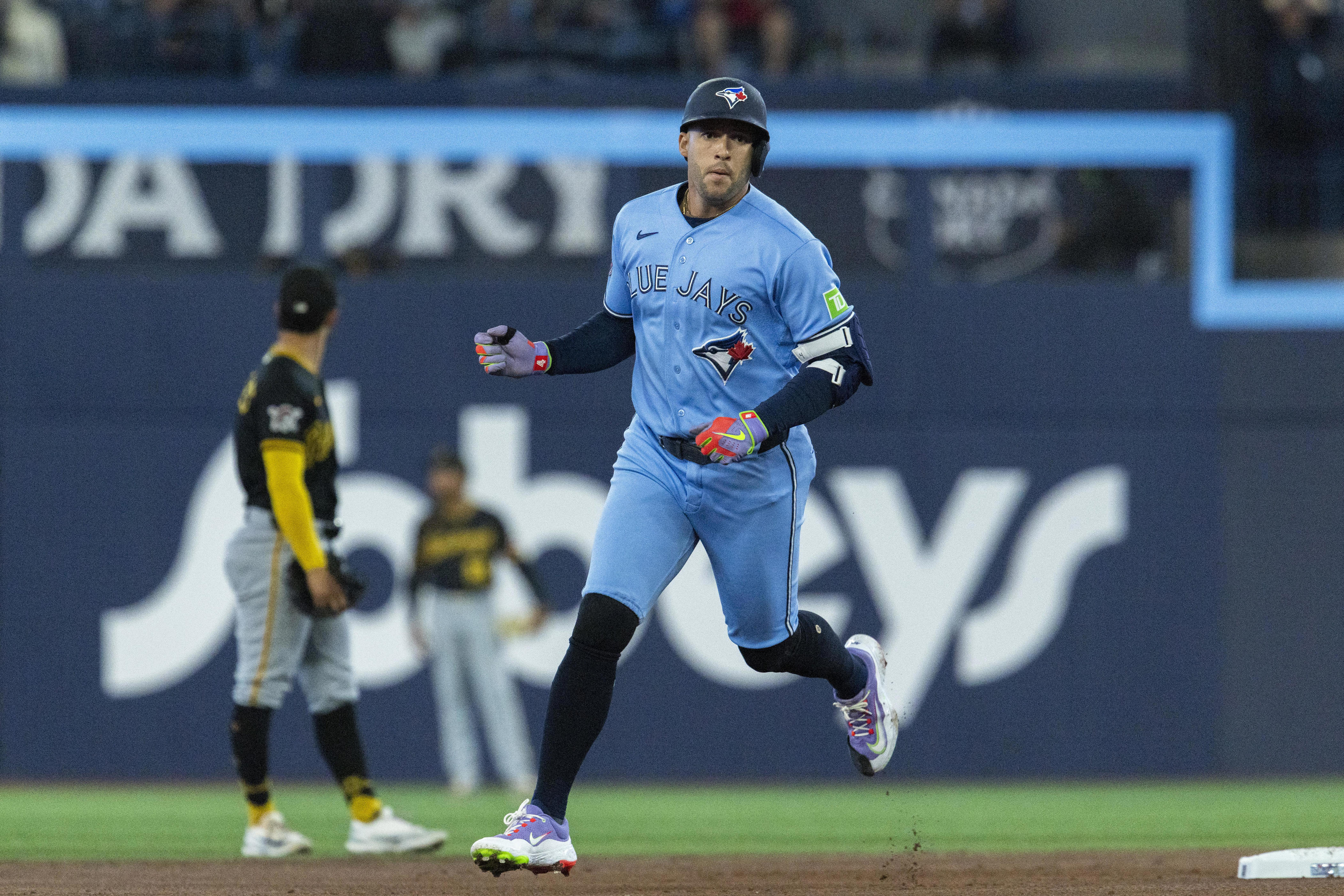 Springer and Heineman homer, Jays win