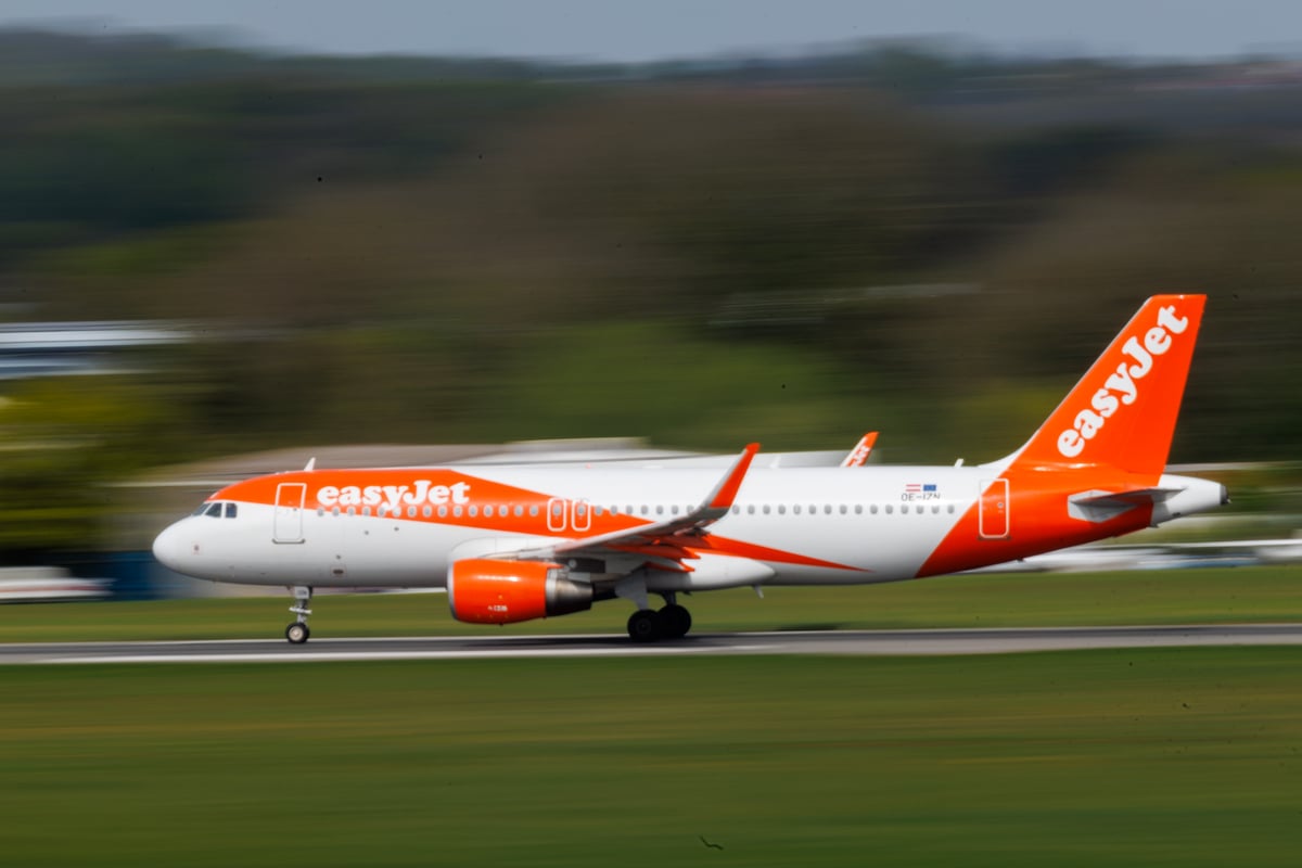EasyJet diverts Luton flight after passenger alerts crew to power bank