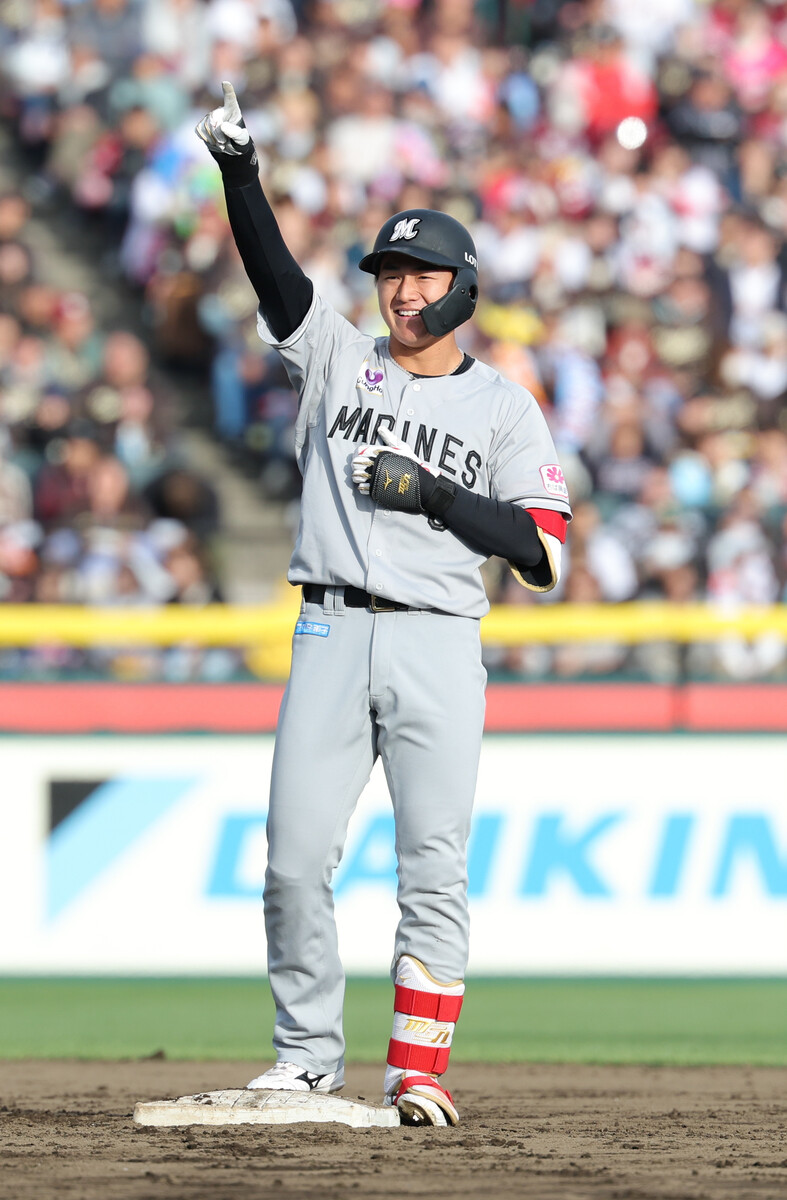 ロッテの西川、バット折り決勝打＝プロ野球