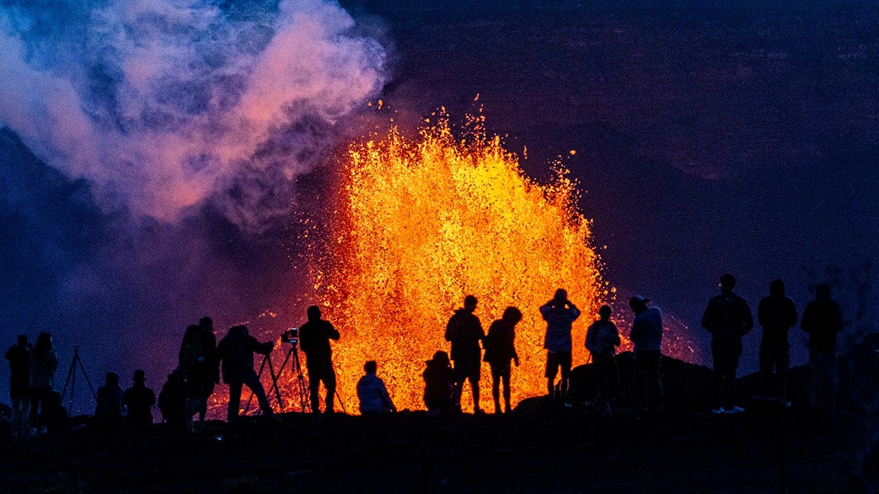 Magnitude 6.0 earthquake rocks Hawaii's Big Island as Kilauea volcano ...