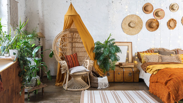 5 creative ideas for styling your antique home decor