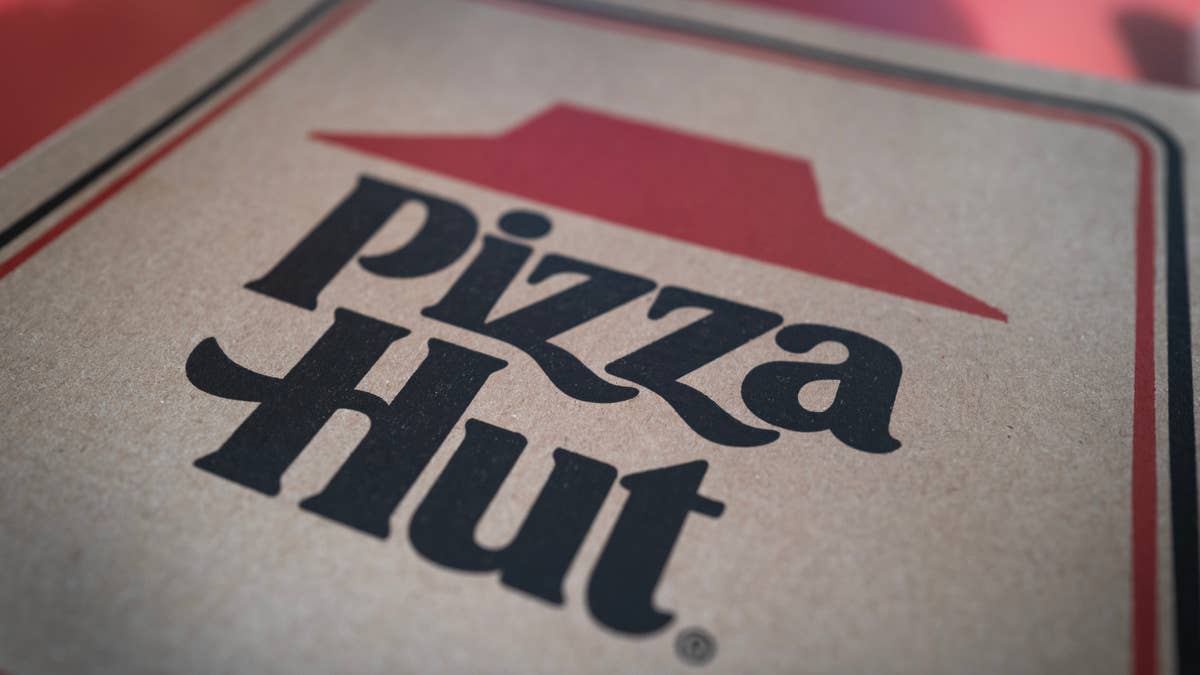 Pizza Hut revives '90s dining with retro locations and nostalgic decor