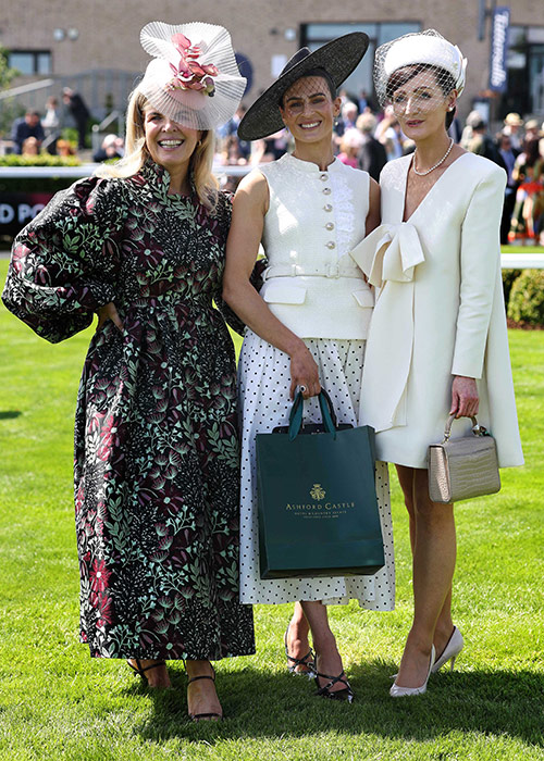 Racegoer takes fashion notes from royalty to win style icon at the ...