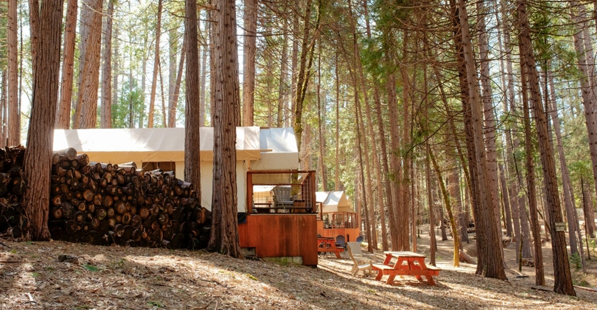 11 scenic campgrounds near small towns with food, shops, and rainy day ...