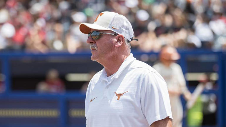 Texas softball drops game one of Austin super regional vs. Arizona State