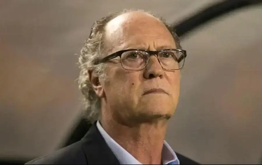 Paulo Roberto Falcão fecha com RAI e não estará com Galvão Bueno no SBT ...