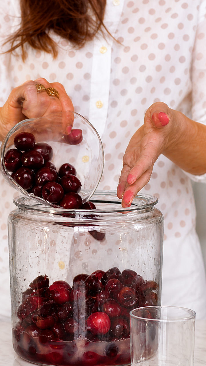 Homemade bing cherry mojitos recipes for summer gatherings