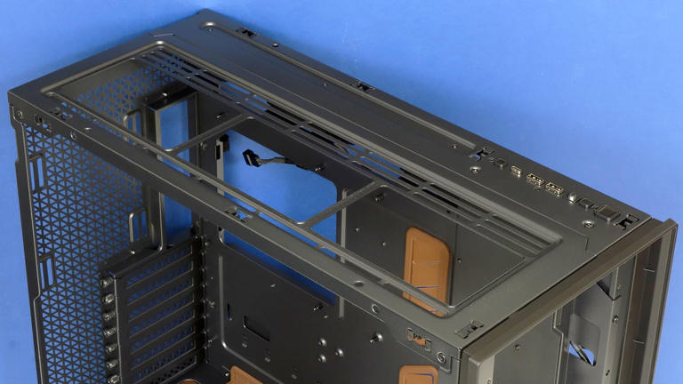Antec Flux Pro Noctua Edition
